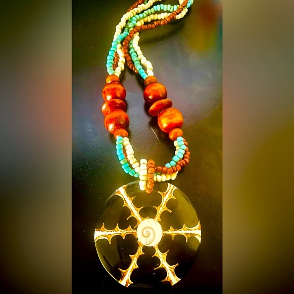 Vintage | Jewelry | Boho Beach Shell And Triple Strand Seed Bead ...